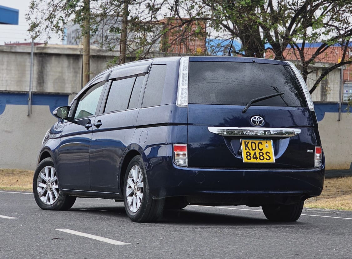 TOYOTA ISIS 2014 - smart dream cars Mombasa