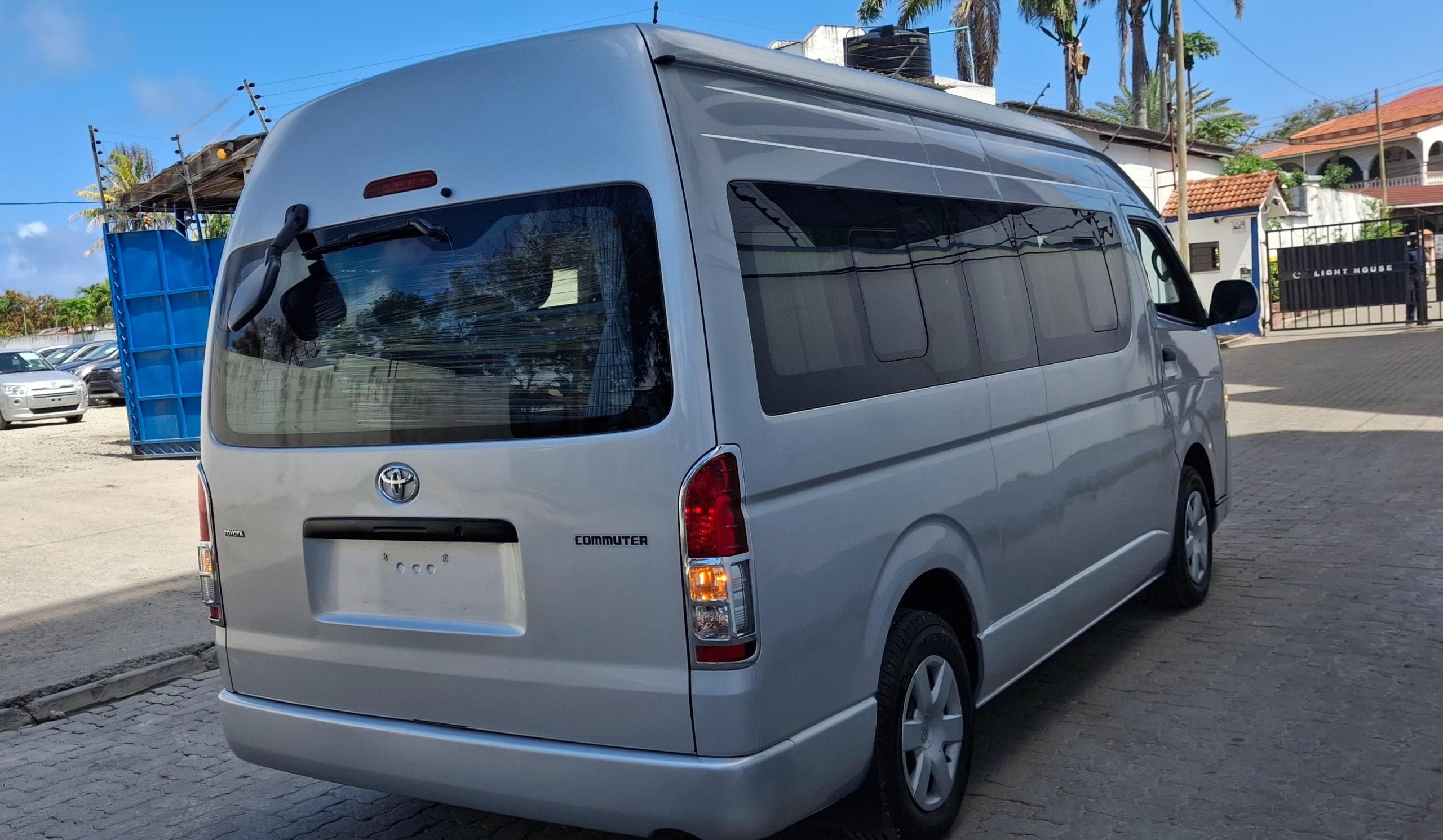 TOYOTA HIACE 9L 2017 - smart dream cars Mombasa