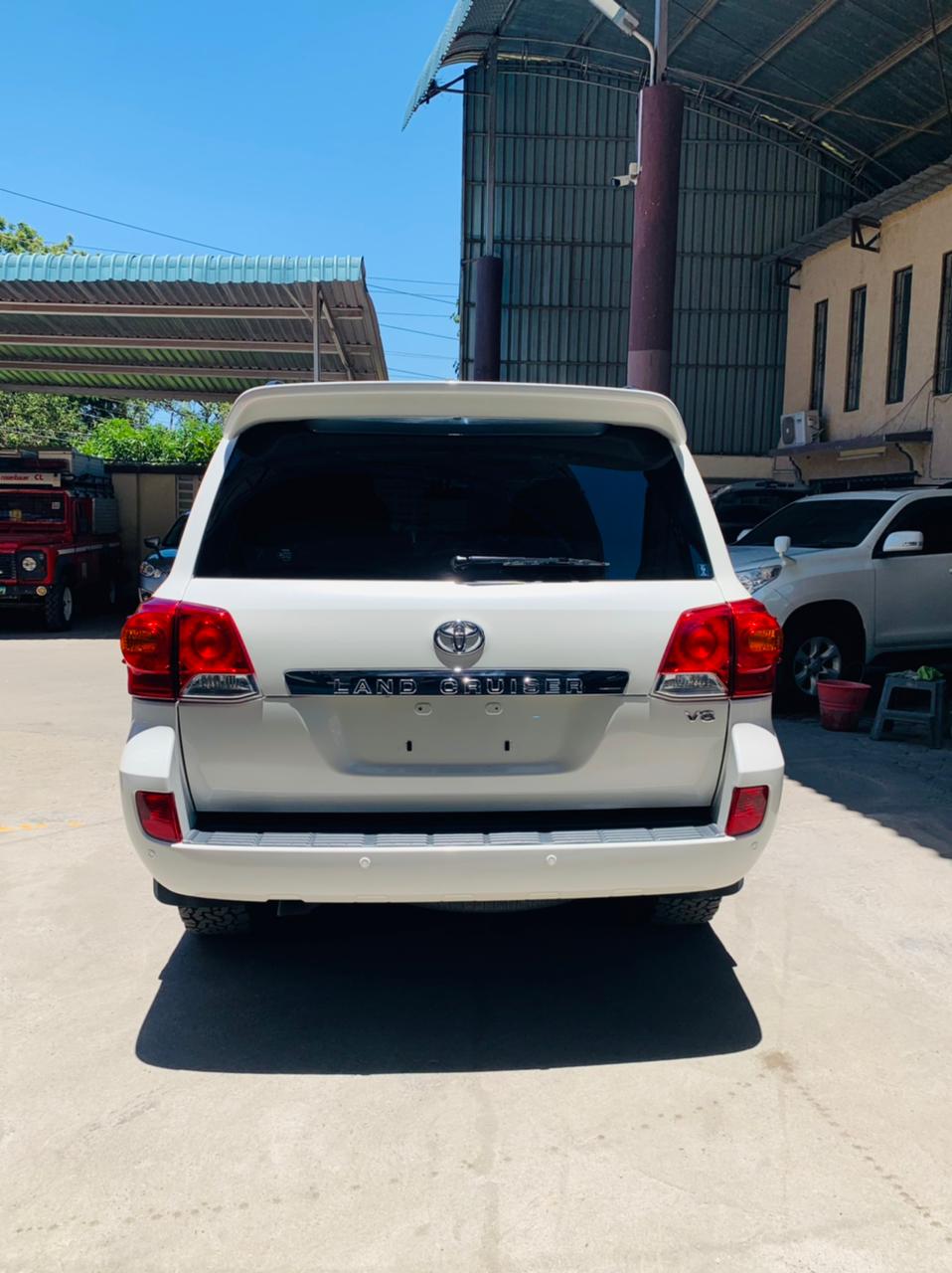 TOYOTA LAND CRUISER V8 - smart dream cars Mombasa