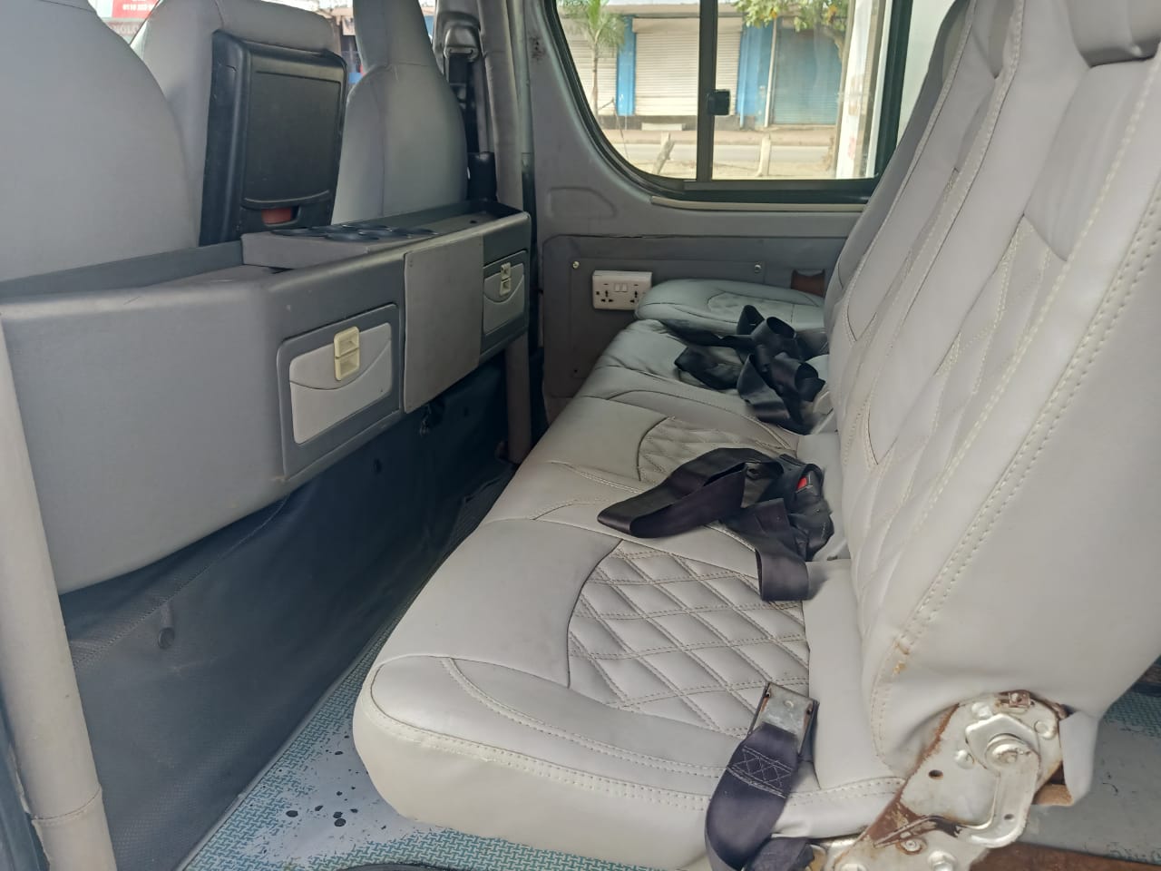 TOYOTA HIACE 9L 2014 - smart dream cars Mombasa